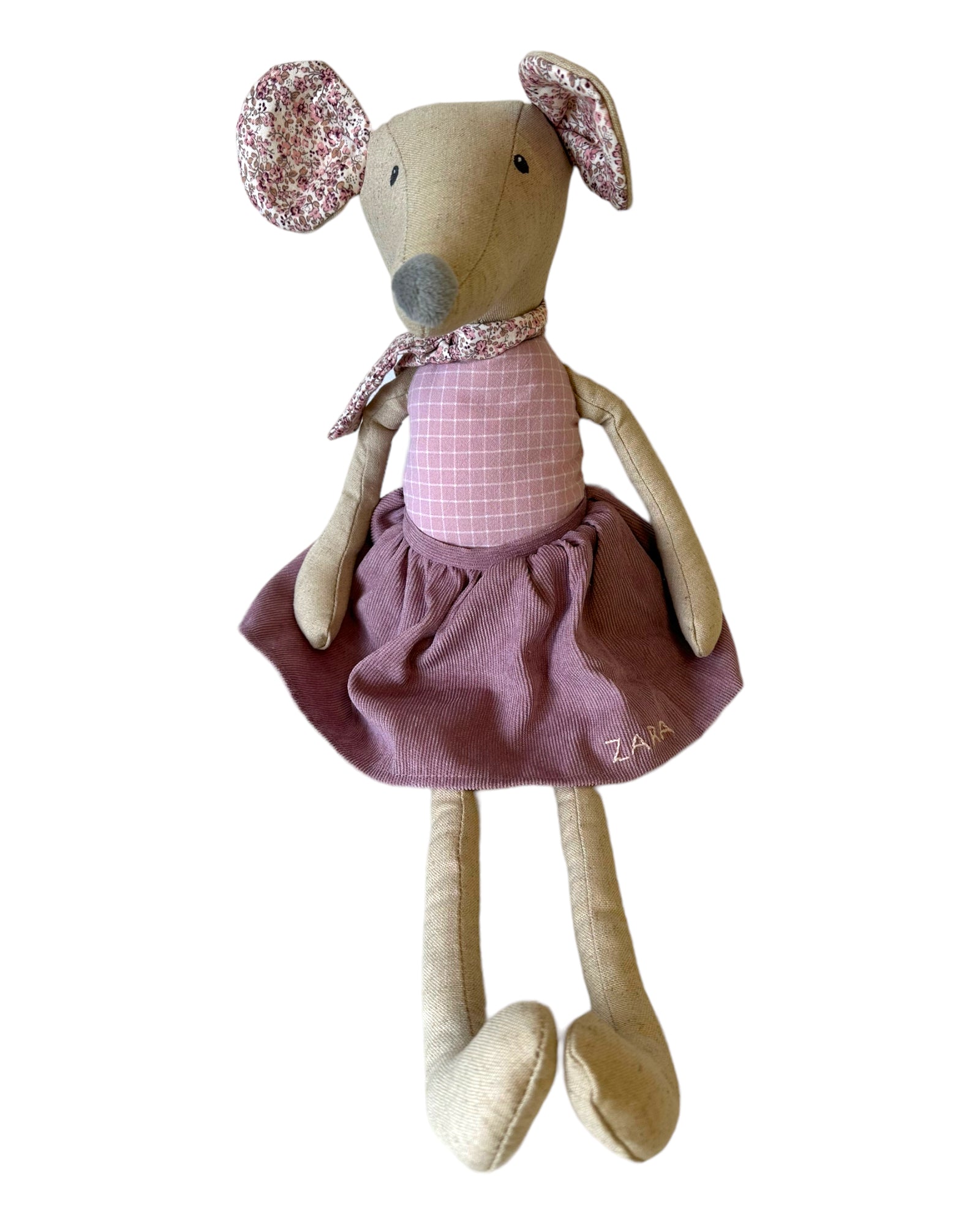 Linen Mouse Girl – Nells Archdale